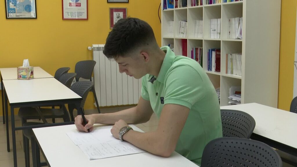 Újabb szabadkai fiú készül a Cambridge Egyetemre | SZMSZ (Szabad Magyar ...